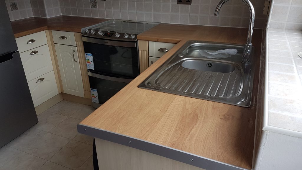 Worktop Fitter – Kitchen Worktop Fitter, Installing Worktops in the ...