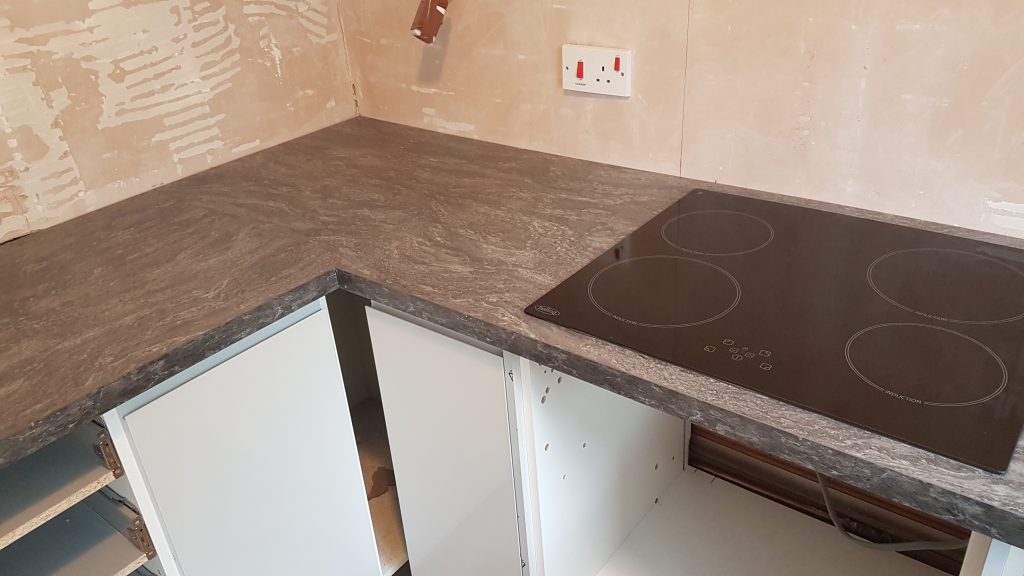 Worktop Fitter – Kitchen Worktop Fitter, Installing Worktops in the ...