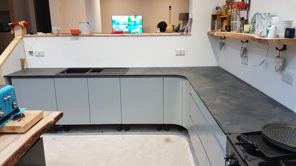 Worktop Fitter – Kitchen Worktop Fitter, Installing Worktops in the ...